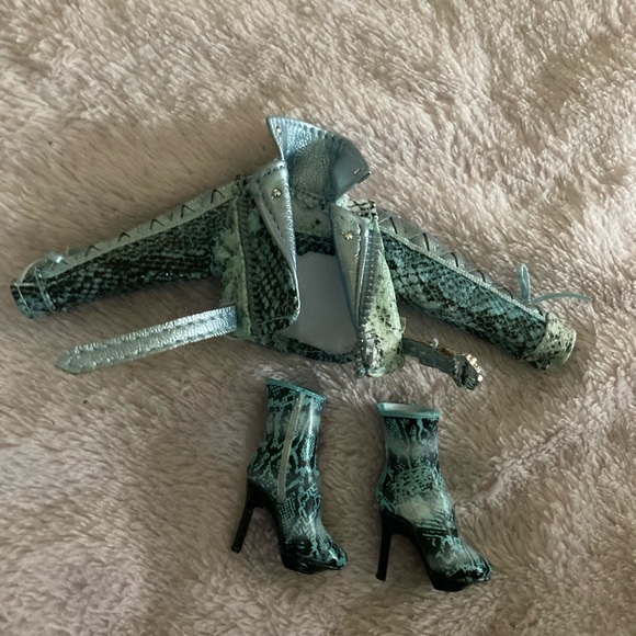 Rainbow High | Toys | Rainbow High Gabriella Icely Series 3 Ice Blue ...